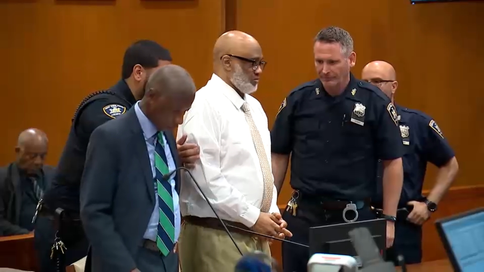 Man who hit woman in head 13 times with hammer in Queens subway station sentenced to life in ...