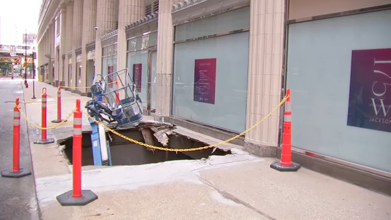 Chicago worker injured: 49-year-old man falls to lower level after ...