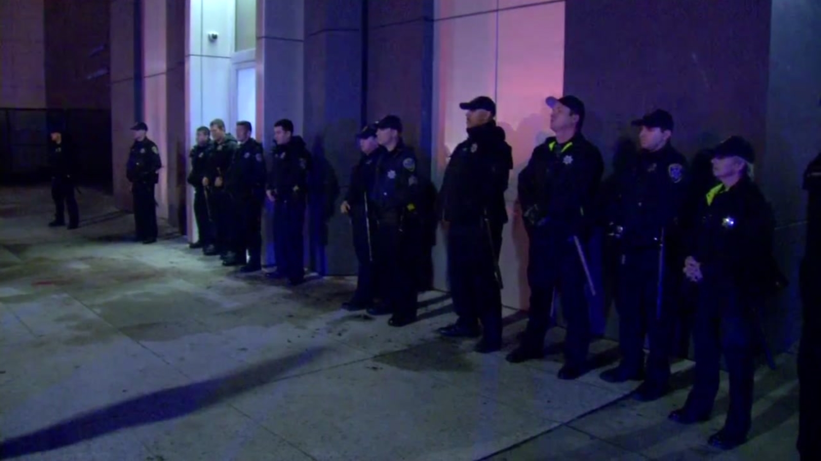 City of Oakland prepares for throngs of Donald Trump protesters - ABC7 ...