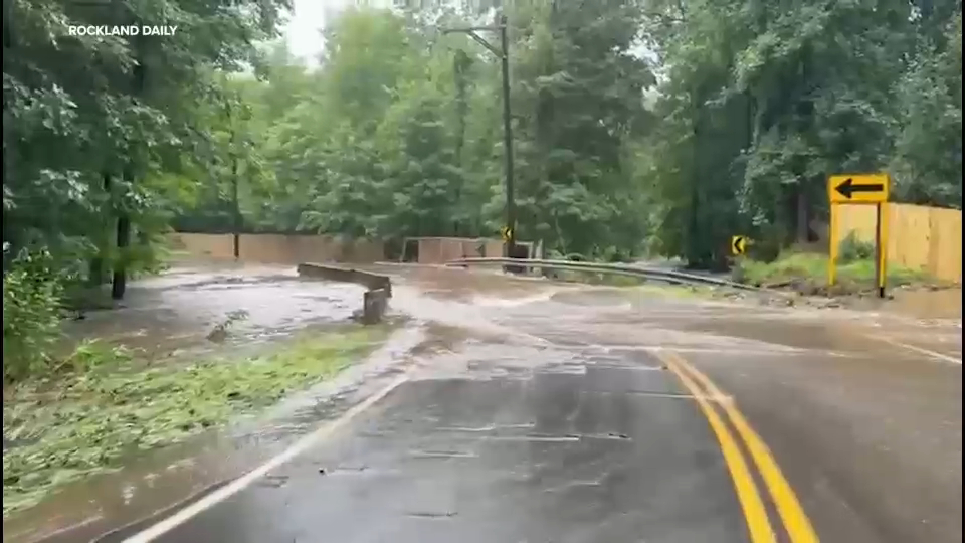 New York and New Jersey flooding: 2 killed as storms swamp NYC subways, delay flights, causes ...