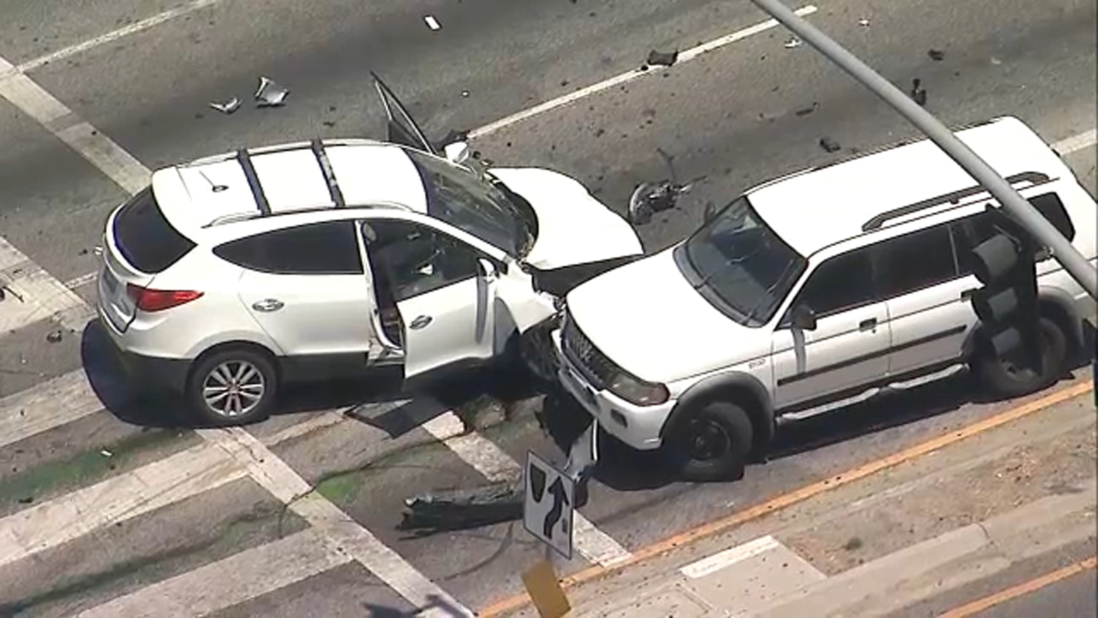 DUI suspect slams into innocent driver during LAPD chase in Winnetka - ABC7 Los Angeles