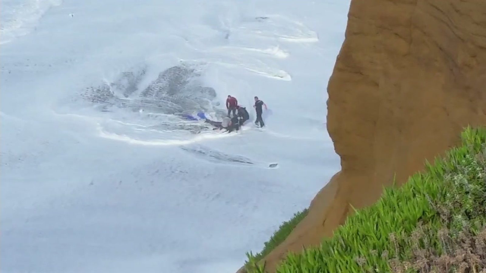Paraglider dies after falling into ocean in Pacifica near Esplanade ...