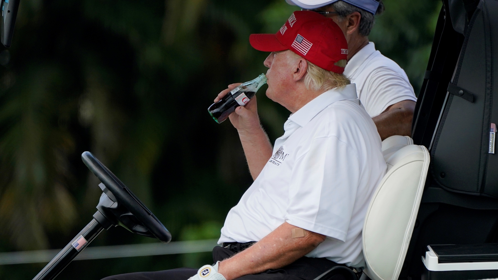 Trump says Coke agrees to use cane sugar in the US. Here's what Coke ...