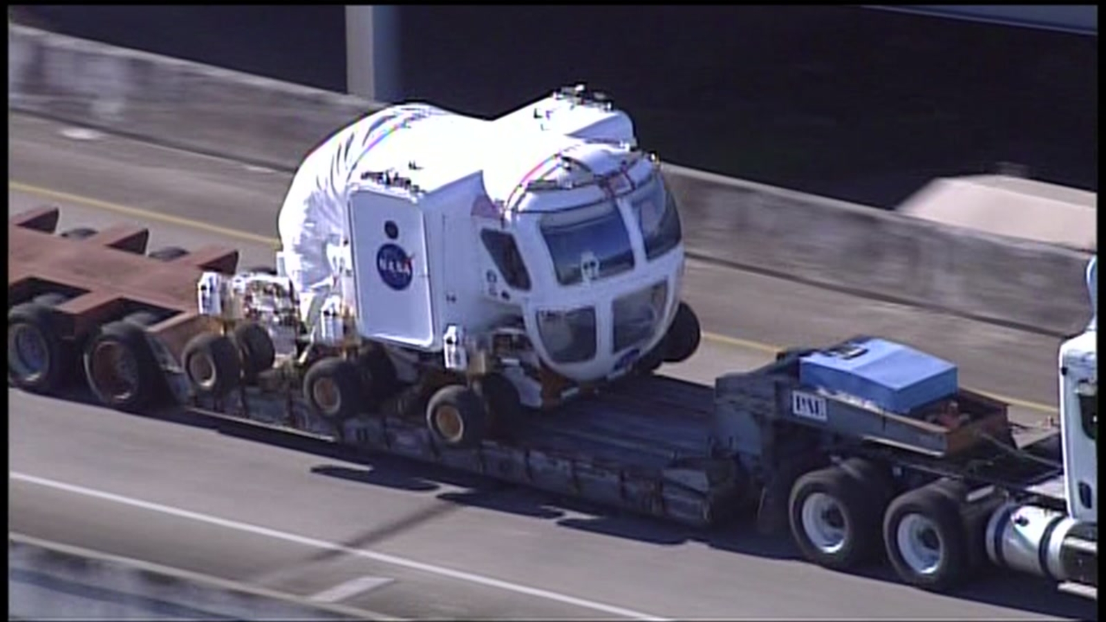 NASA space vehicle arrives in downtown Houston - ABC13 Houston