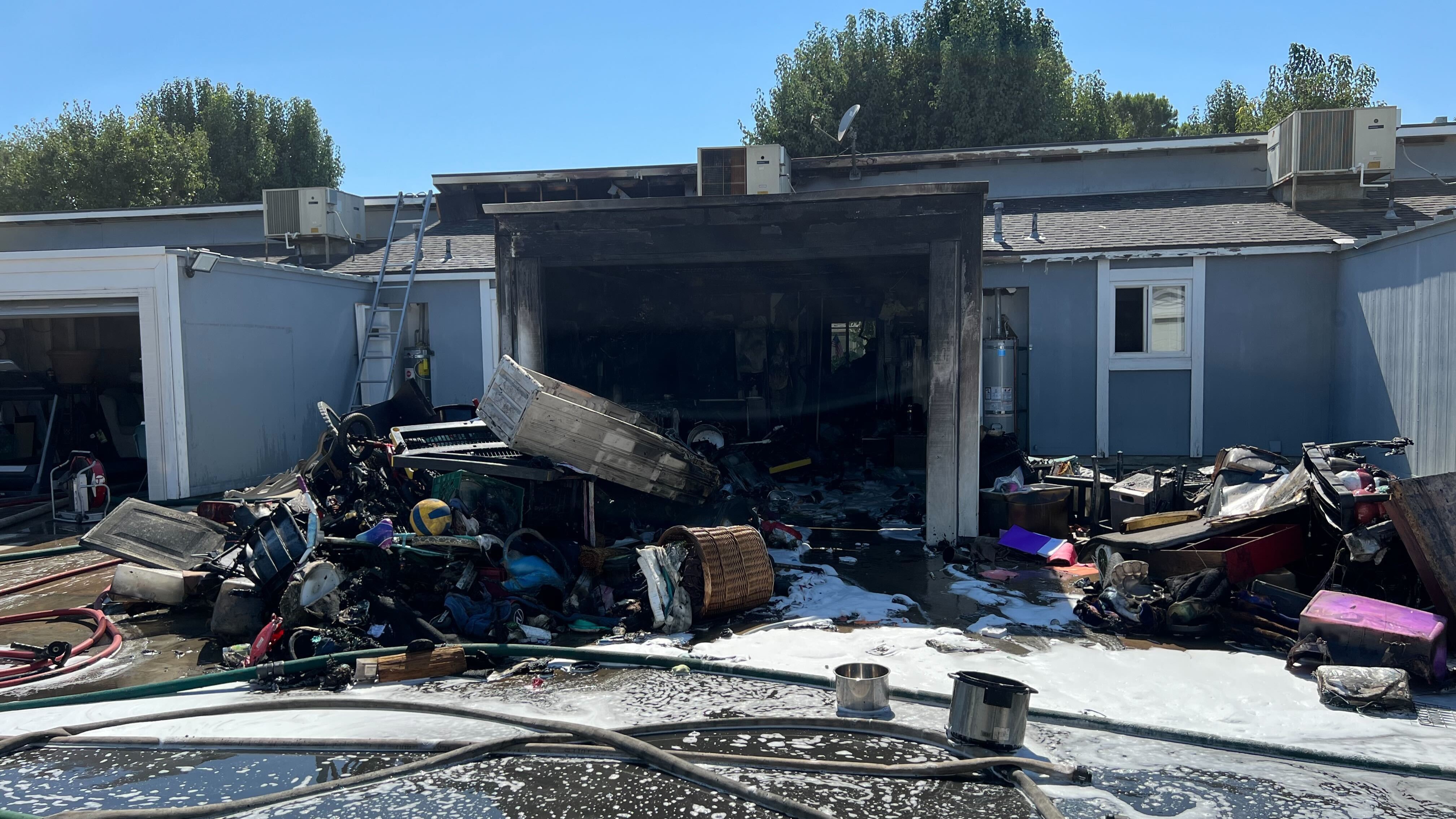 Family of 3 hospitalized after being hit by car in central Fresno, police say - ABC30 Fresno