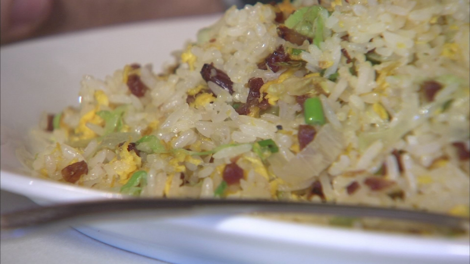 Extra Course: Toronto fried rice at Jade Court - ABC7 Chicago