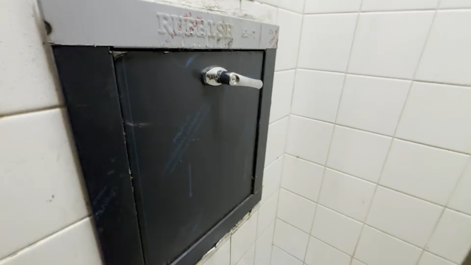 Baby thrown down garbage chute by uncle in Park Hill, Staten Island ...