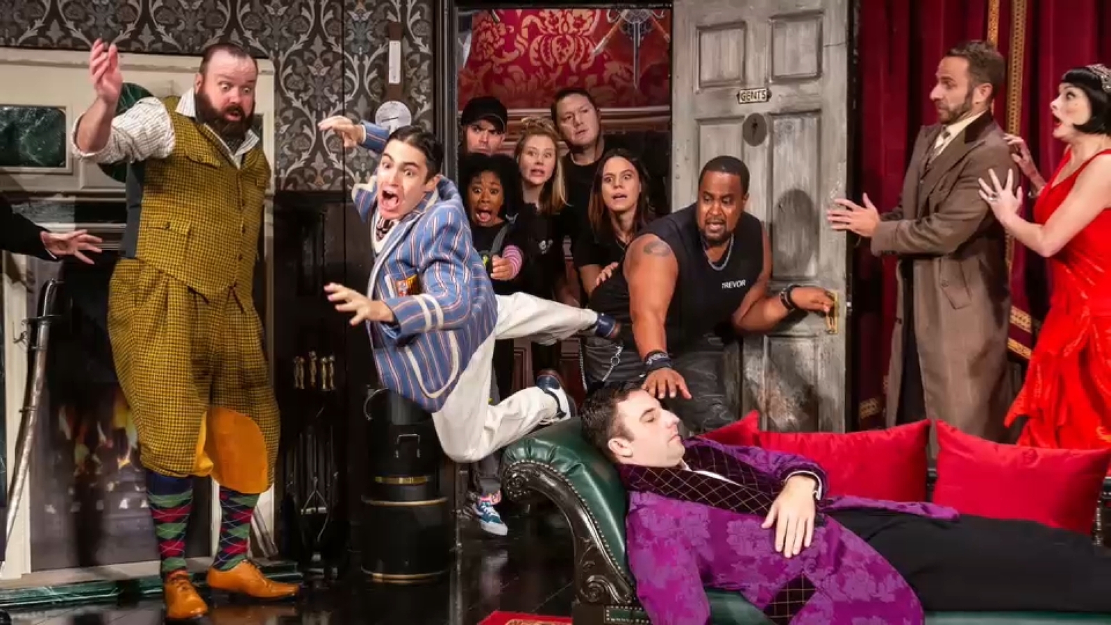 'The Play That Goes Wrong' celebrates 2,000 performances off-Broadway ...