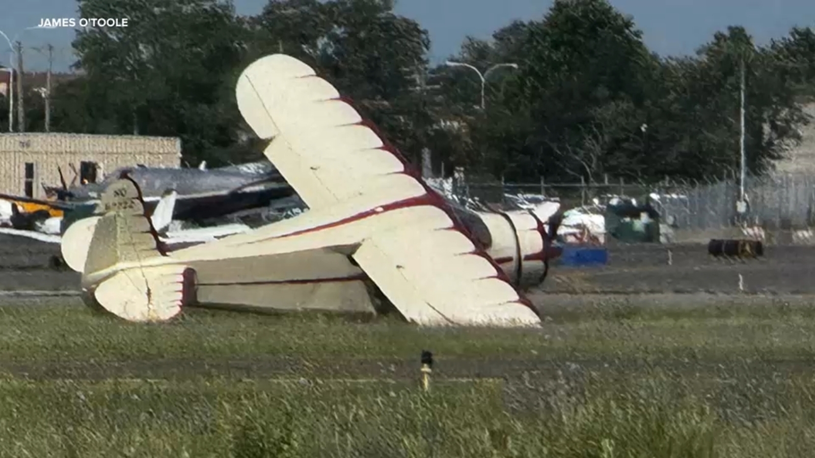 Vintage prop plane makes hard landing at Republic Airport in ...