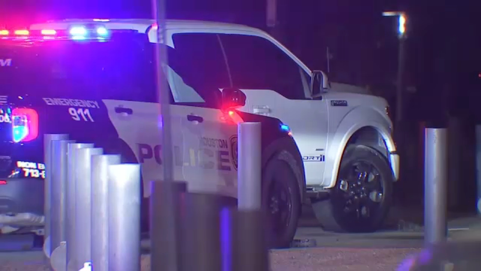 19-year-old man shot after girlfriend got into fight at Eleanor Tinsley ...