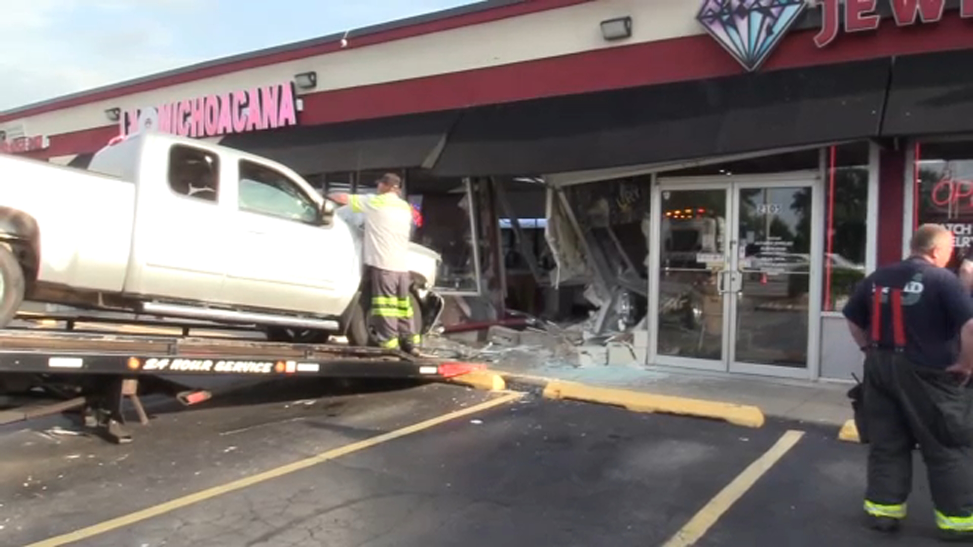 Hanover Park crash: Pickup truck crashes into ice cream shop, jewelry ...