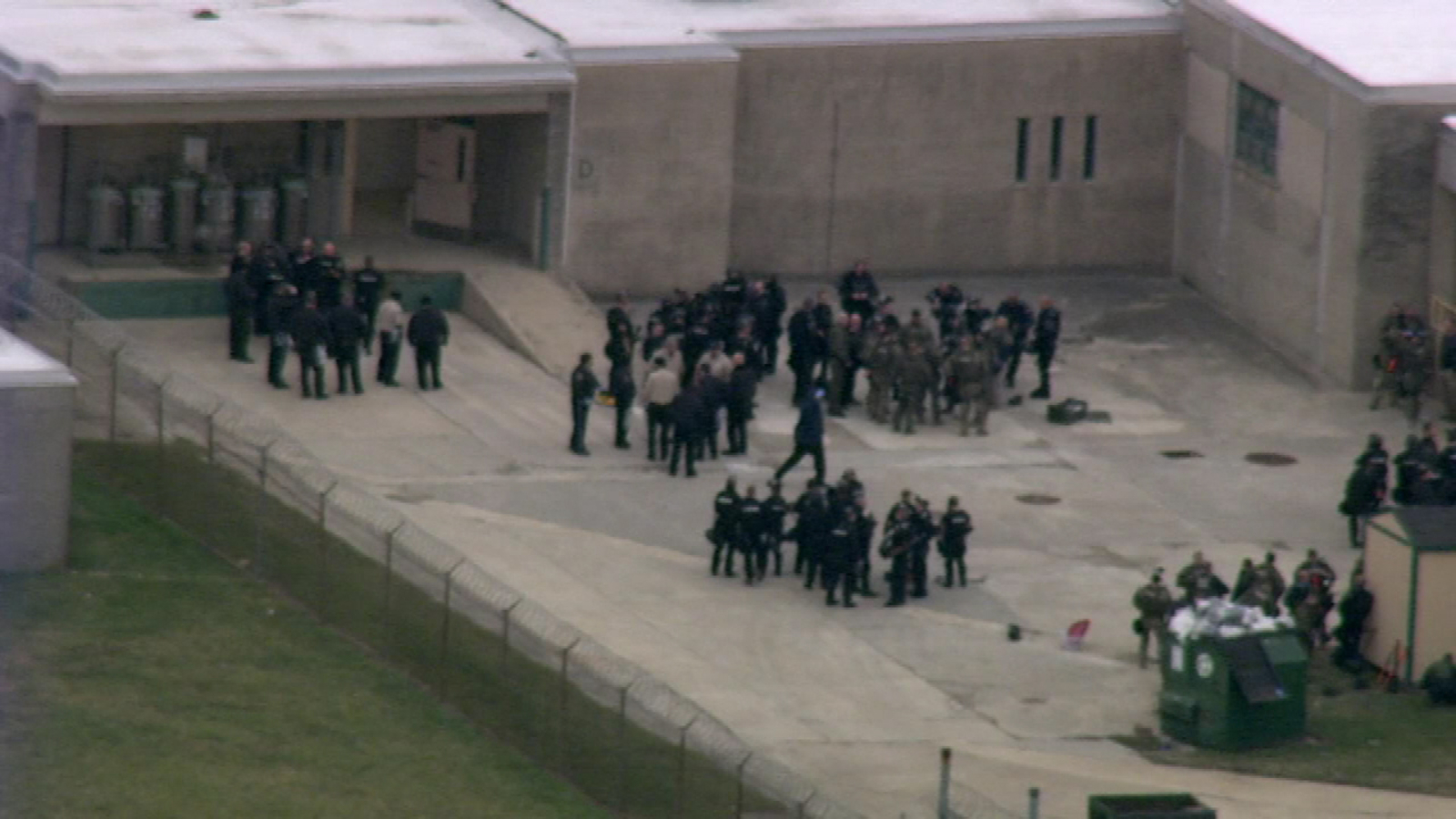 RAW VIDEO: Chopper 6 over prison hostage situation in Smyrna, Del ...
