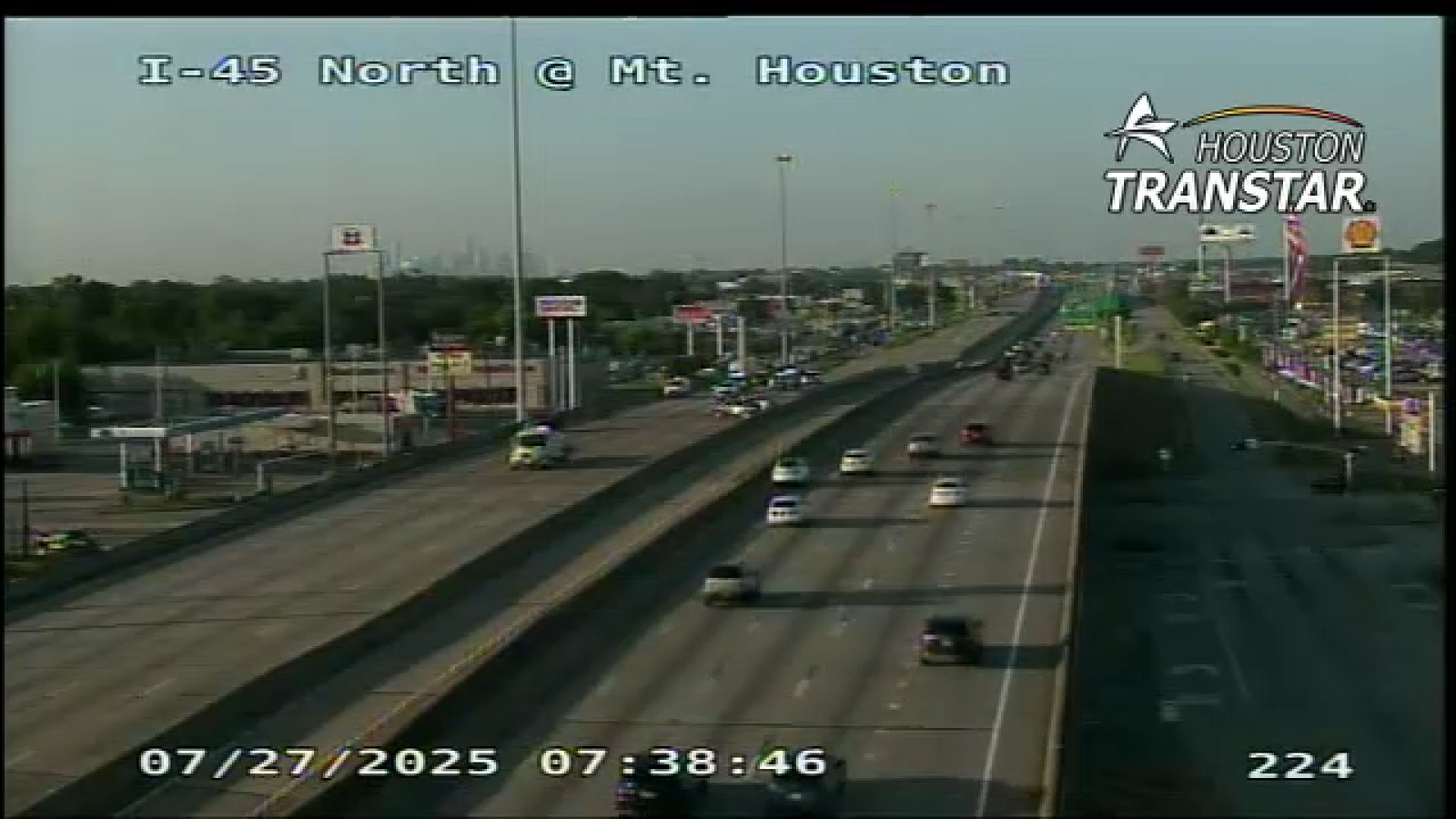 1 dead in multi-vehicle crash on North Freeway at Mount Houston, police ...