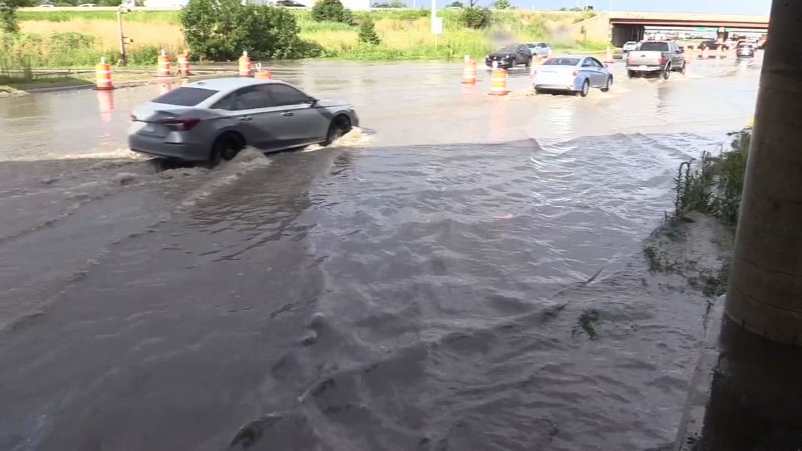 Elmhurst flooding today: Storm brings heavy rain to west suburb, floods ...