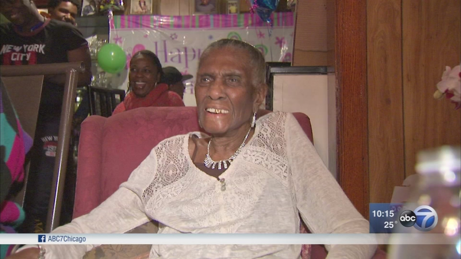 Pearl Cooper of Chicago celebrates 104th birthday - ABC7 Chicago