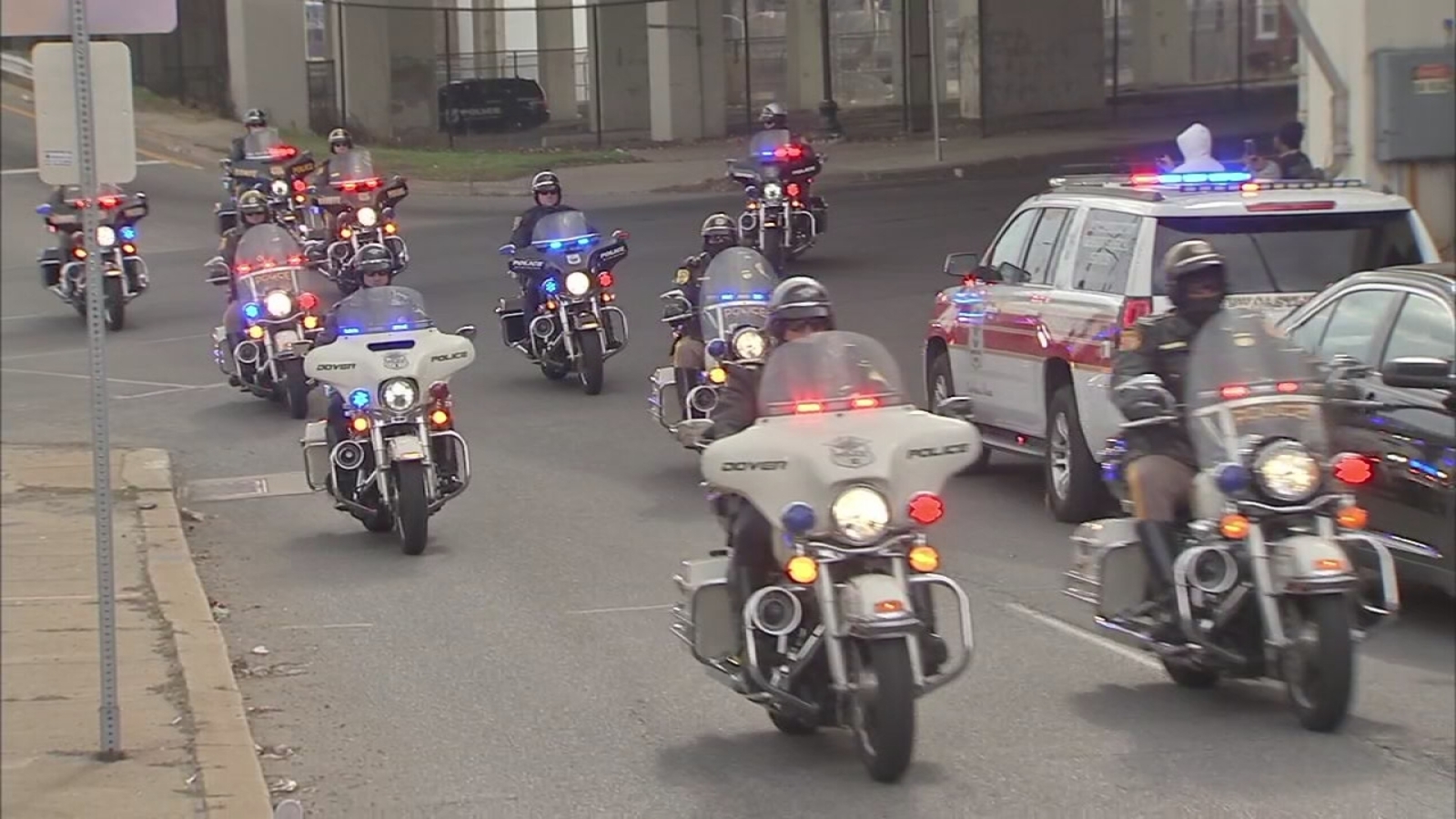 VIDEO: Escort for Sgt. Steven Floyd - ABC13 Houston