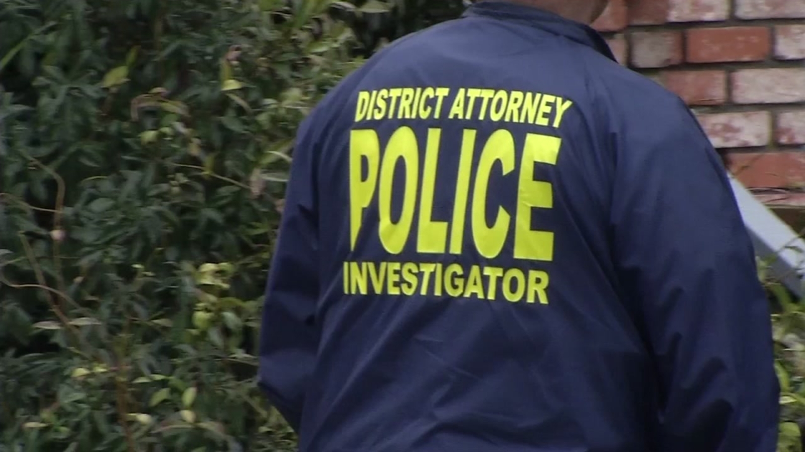 Convict alleges San Francisco Sheriff's deputy gave him gun with $2,500 ...