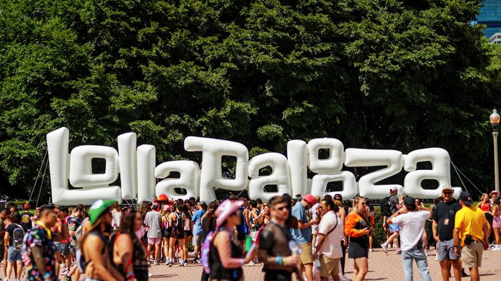 Watch Lollapalooza 2025 live streaming exclusively on Hulu with Sabrina ... Watch Lollapalooza 2025 live streaming exclusively on Hulu with Sabrina ...