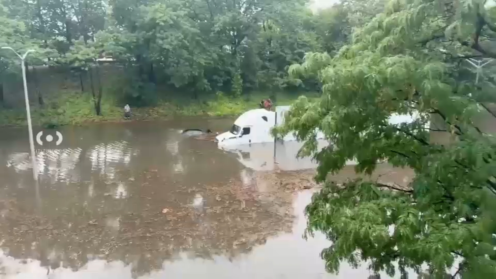 Flooding, rescues reported on Clearview Expressway - ABC7 New York
