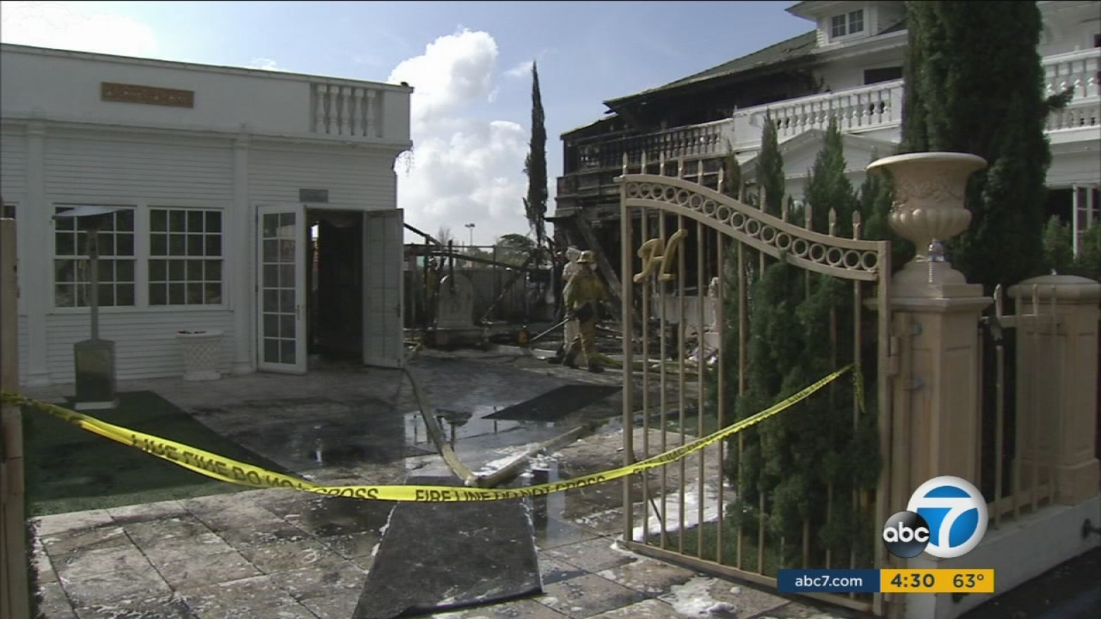 Famed Anaheim White House Restaurant erupts in flames - ABC7 Los Angeles
