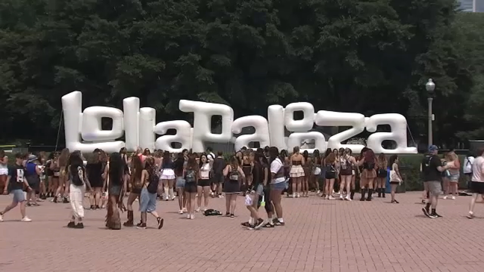 Lollapalooza 2025: Chance the Rapper joins Saturday lineup; Olivia ...