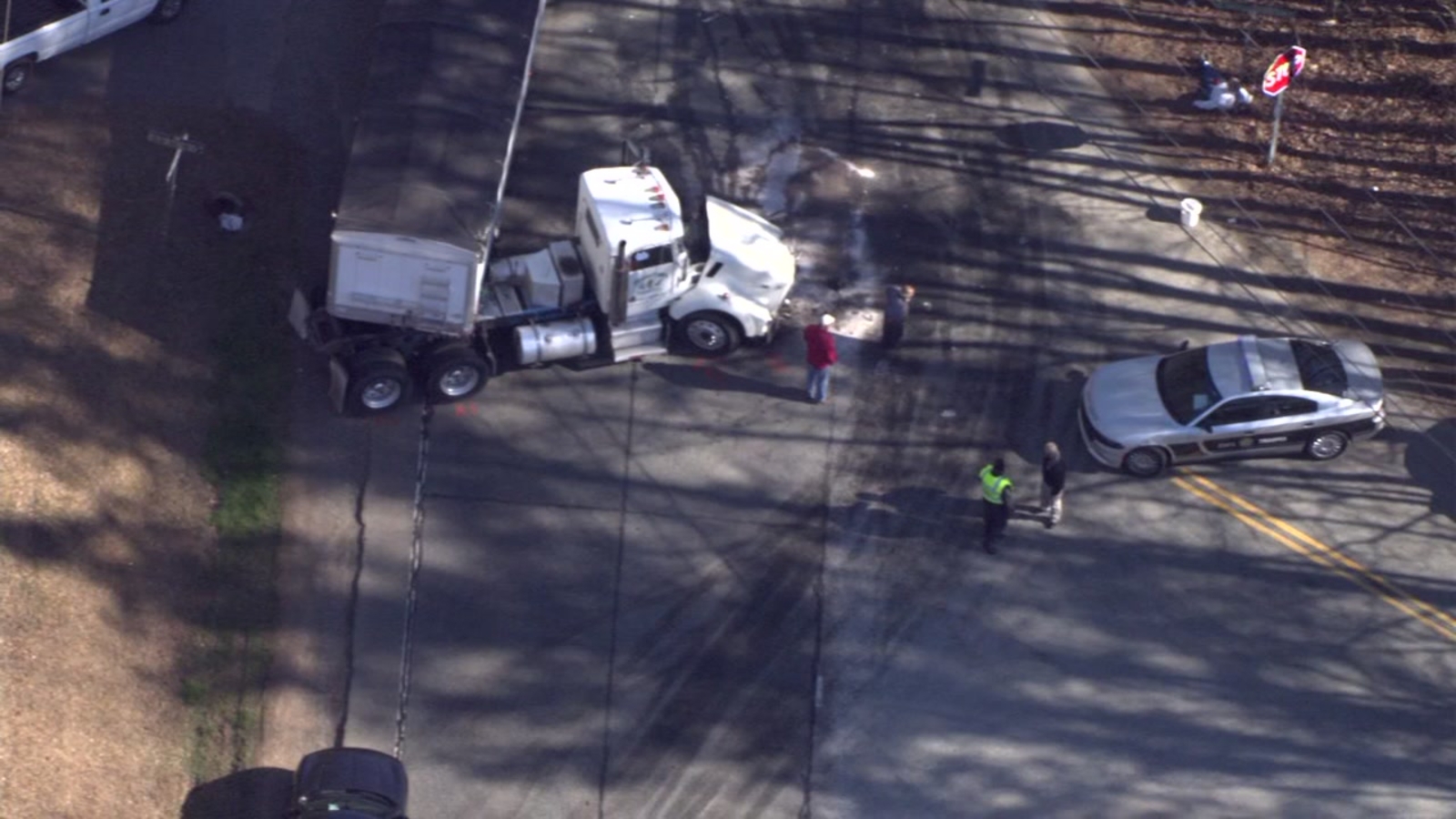Trucks collide head-on west of Durham - ABC11 Raleigh-Durham