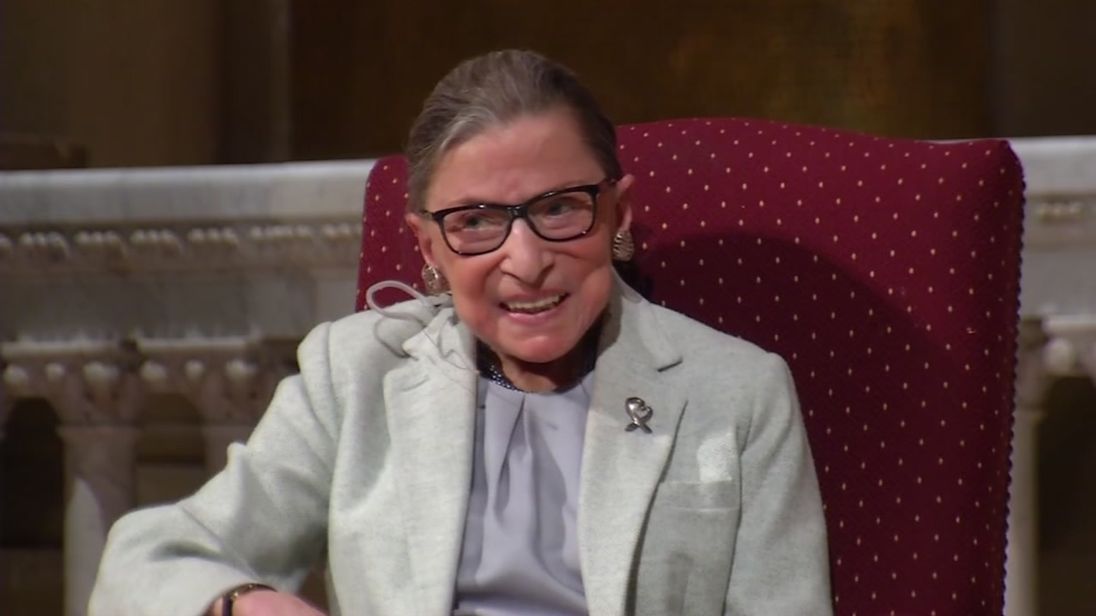 Judge Ruth Bader Ginsberg uses levity in talk at Stanford - ABC7 San ...