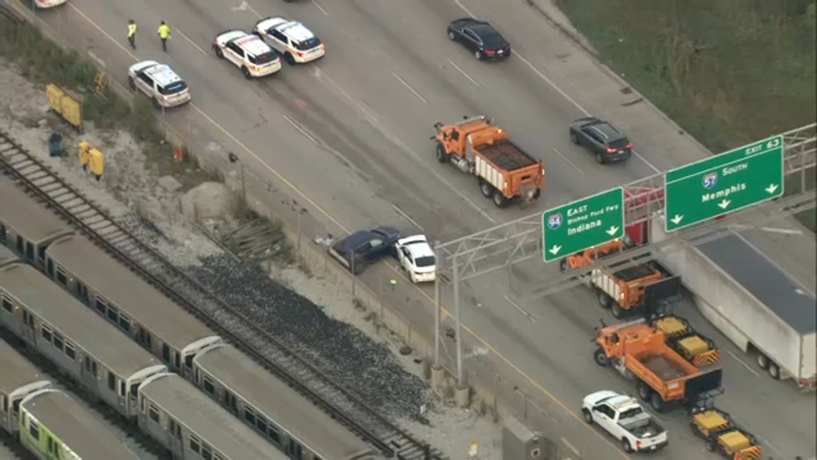 Chicago traffic: Driver struck after getting out of car on Dan Ryan ...