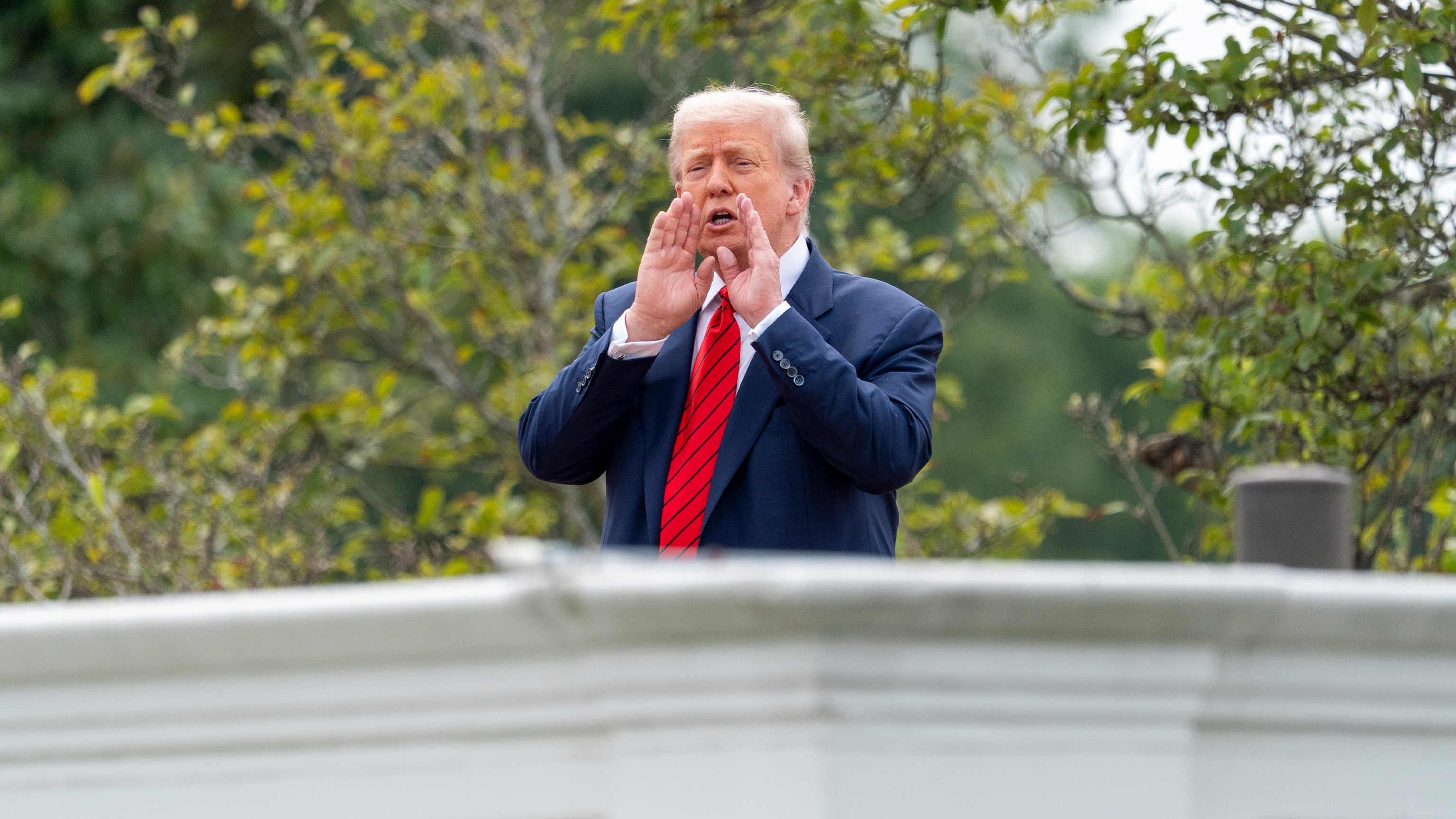 Trump looks for 'more ways to spend my money' on White House roof ...