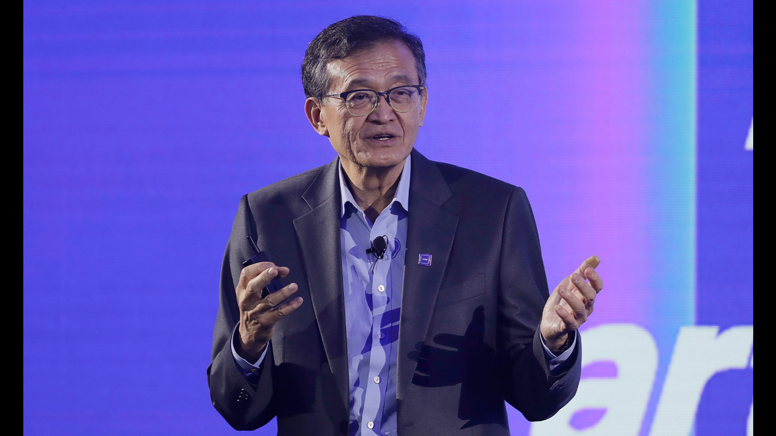 Intel: Trump calls on CEO Lip-Bu Tan to resign - ABC7 San Francisco