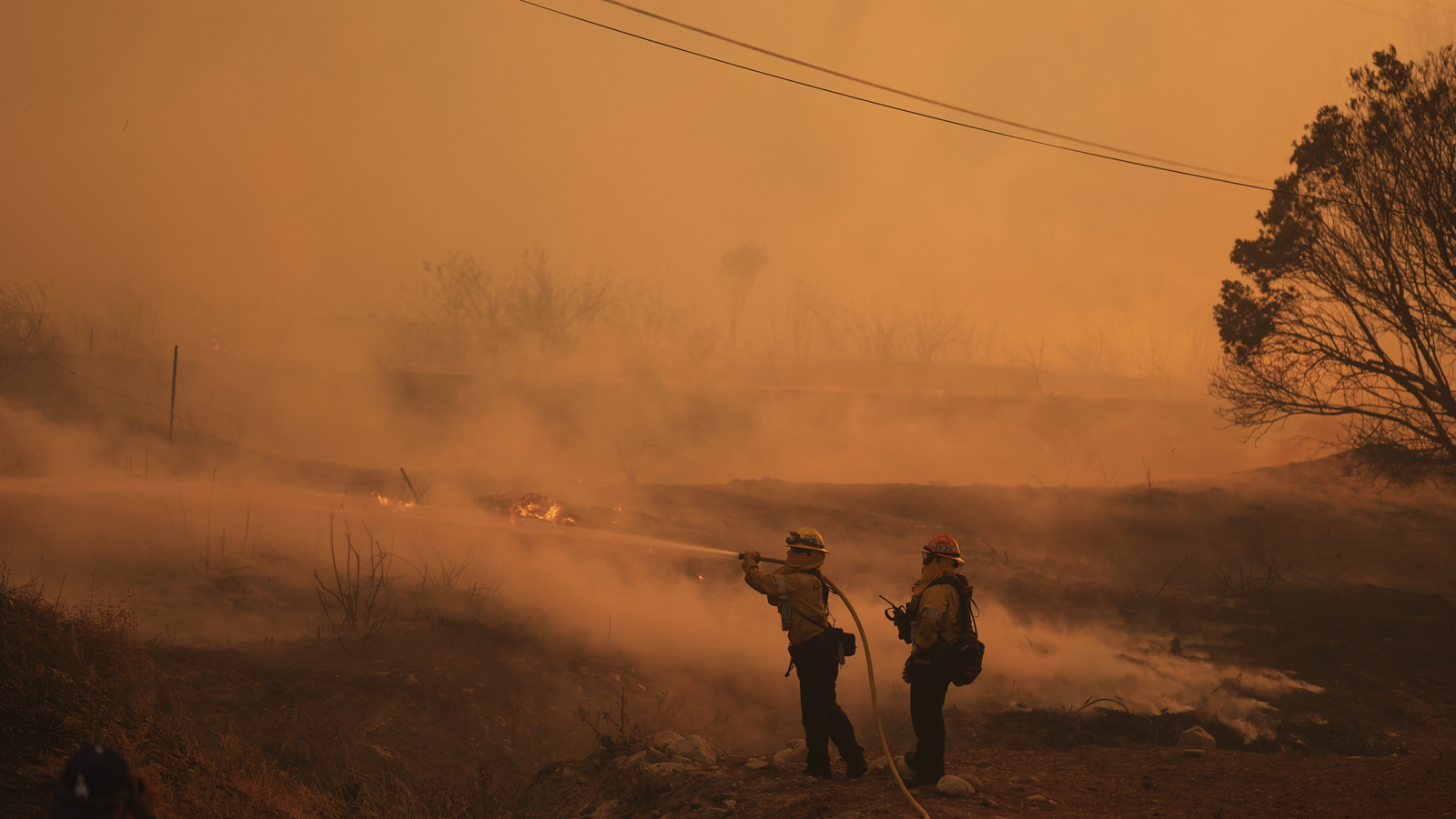 Canyon Fire containment grows to 25% as it burns near Lake Piru - ABC7 ...