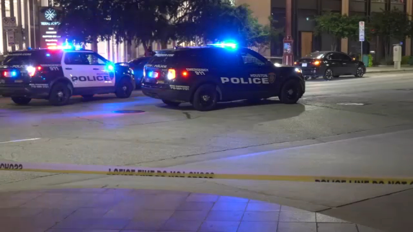 Man shot in the head during robbery that led to shootout on Prairie and ...