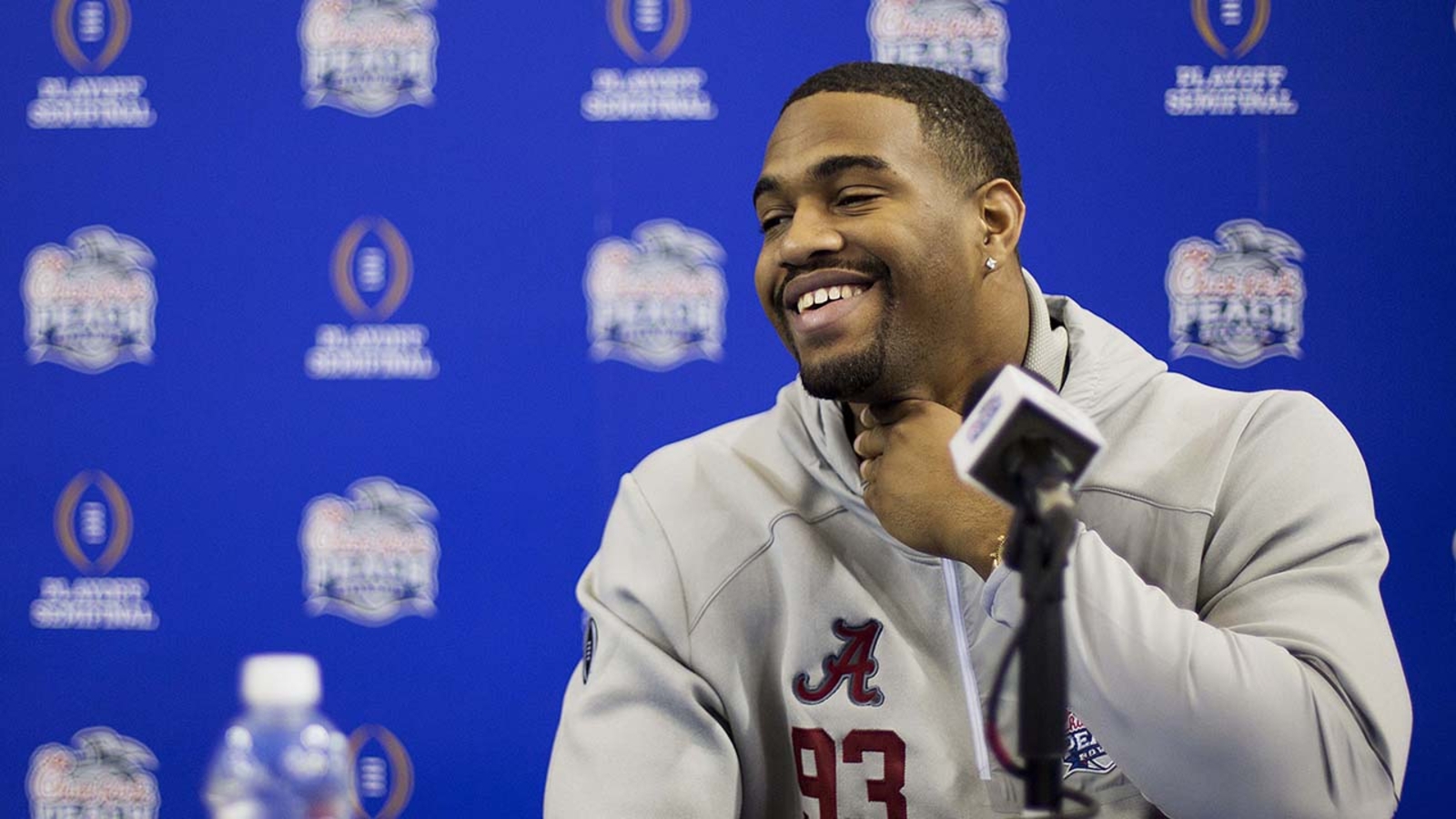 University of Alabama's Jonathan Allen wins Lombardi Award - ABC13 Houston