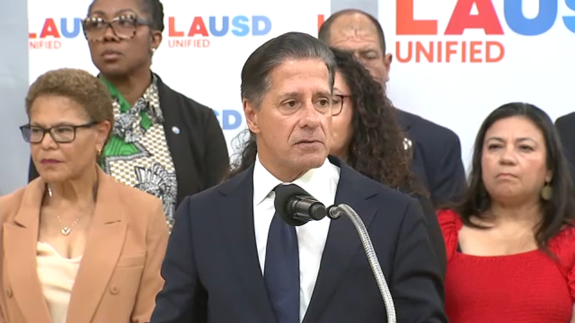 Los Angeles Unified School District plans new bus routes, safe zones to ...