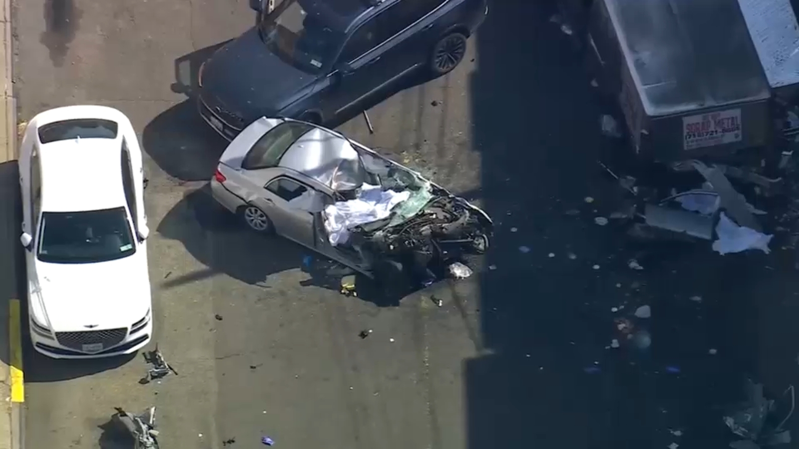 Astoria, Queens crash leaves 3 dead after car collides into food truck ...