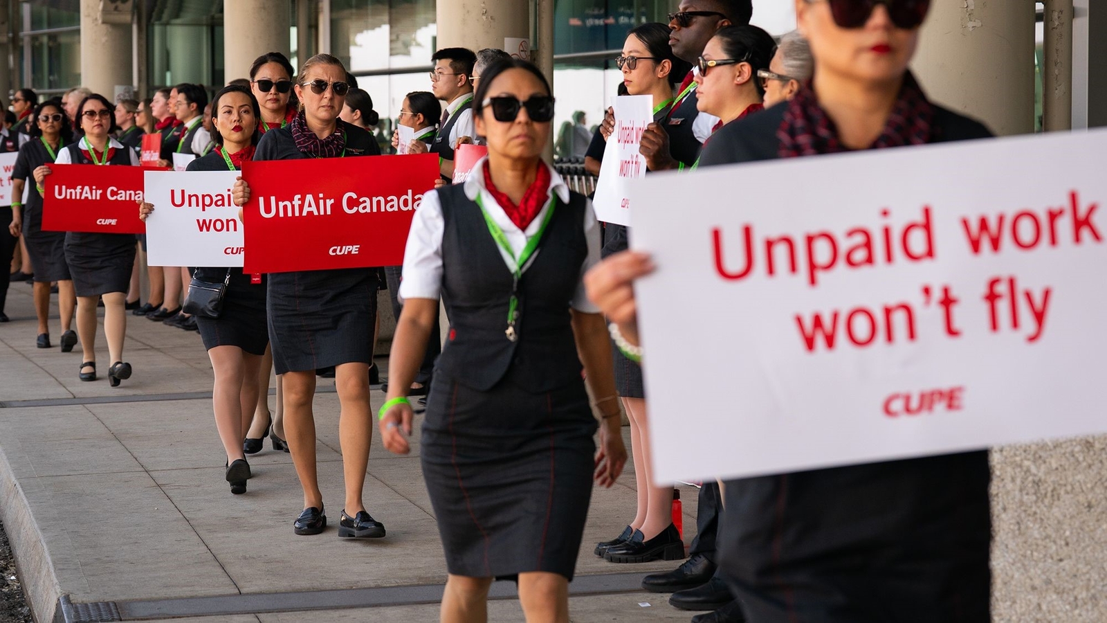 Air Canada strike: Airline plans to lock out its flight attendants and cancel all flights ...