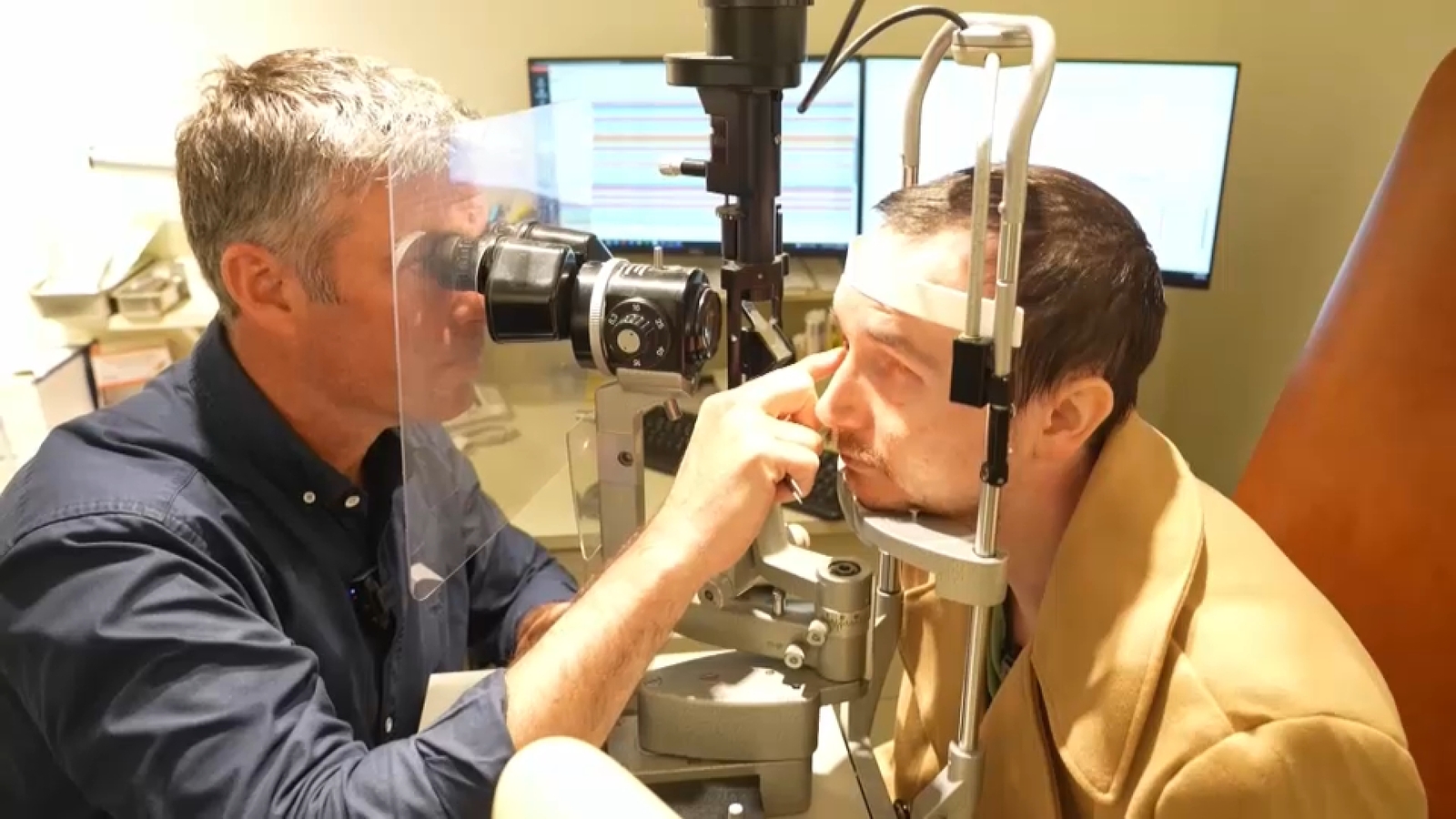 Formerly blind man shares emotional reaction to life-changing 'tooth-in ...