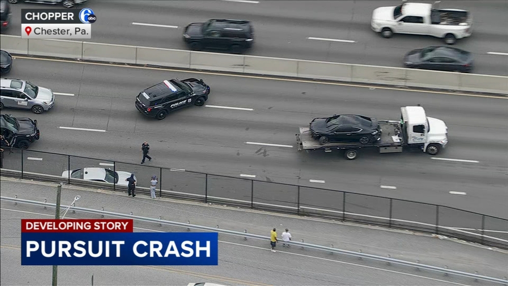 I-95 police chase ends in crash in Tinicum Township, suspect still on ...