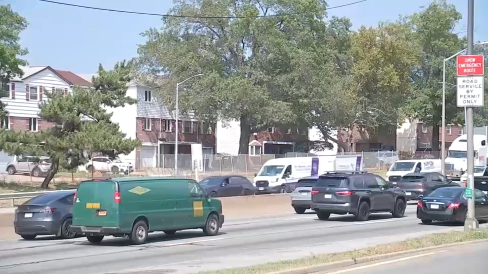 Shots fired during carjacking of BMW on Long Island Expressway in Douglaston, Queens - ABC7 New York