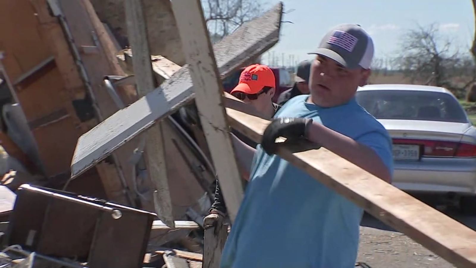 Residents in Van Vleck clean up after tornado - ABC13 Houston