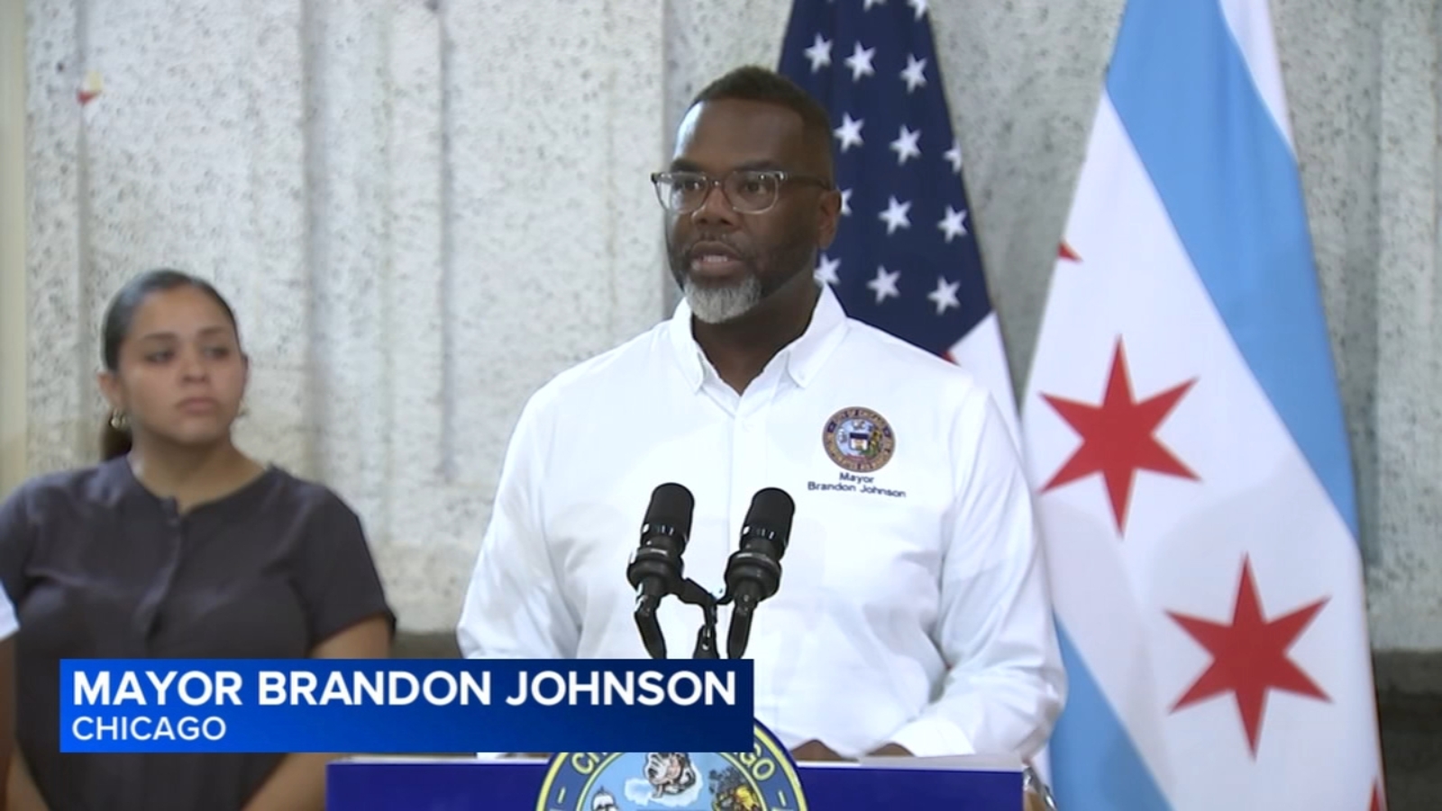 Chicago Mayor Brandon Johnson, Alderman Ray Lopez visit Gage Park as ...