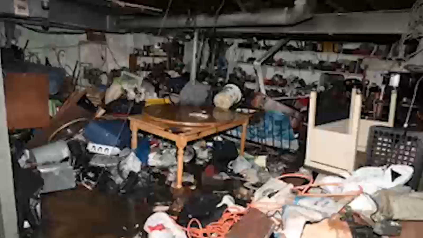 Queens fire: Over 100 lithium-ion batteries burn in NYC home cellar ...
