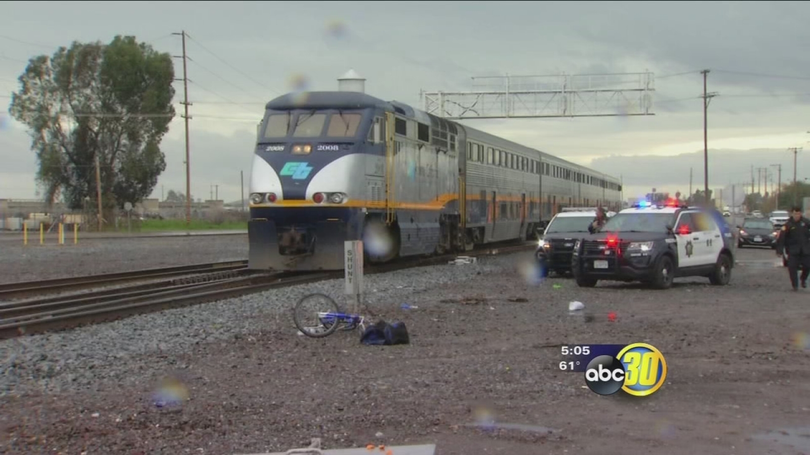 Man Killed After Being Hit By Amtrak Train In Southeast Fresno Abc30