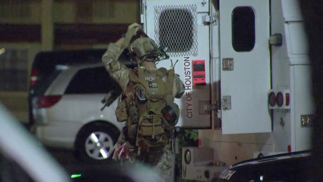Police: 3 kids were barricaded in with standoff suspect at SW Houston ...