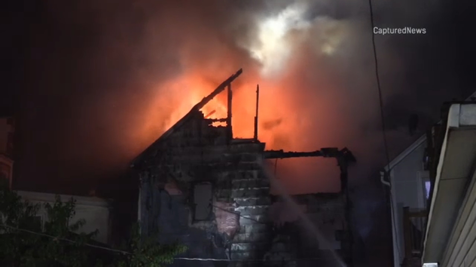 Chicago fire: 12 displaced after Logan Square house fire, police say ...