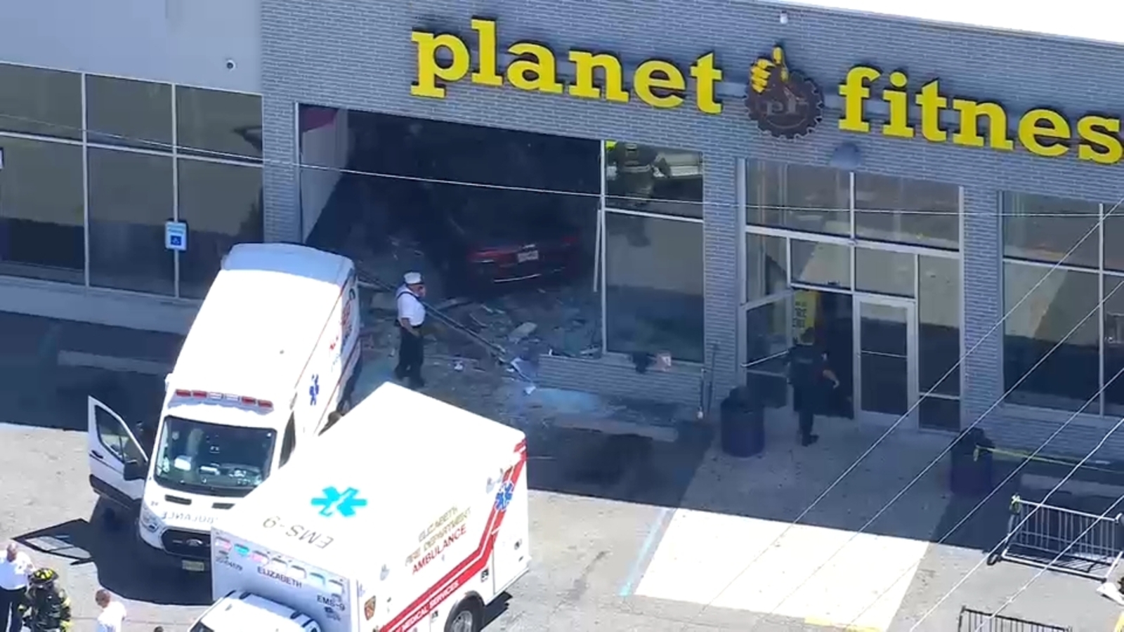 Man killed, others injured after woman drives into Planet Fitness in ...