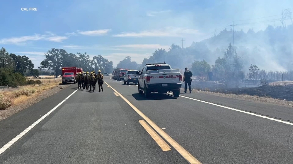 Suspects carjack multiple vehicles, including tanker truck, in wild chase across Los Angeles and ...