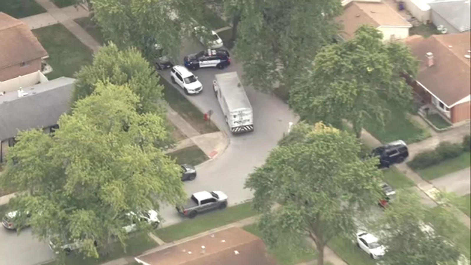 Thornton, Illinois police: Suspect in custody after pursuit leads scene ...