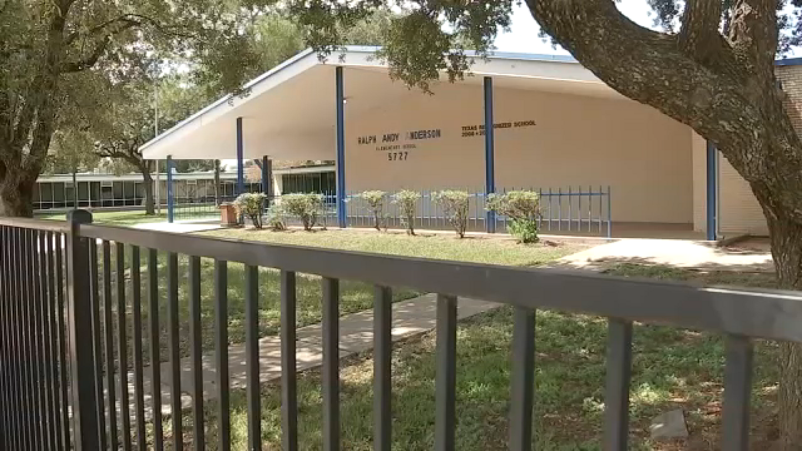 Houston ISD parent says teachers are asking for fans because of HVAC ...