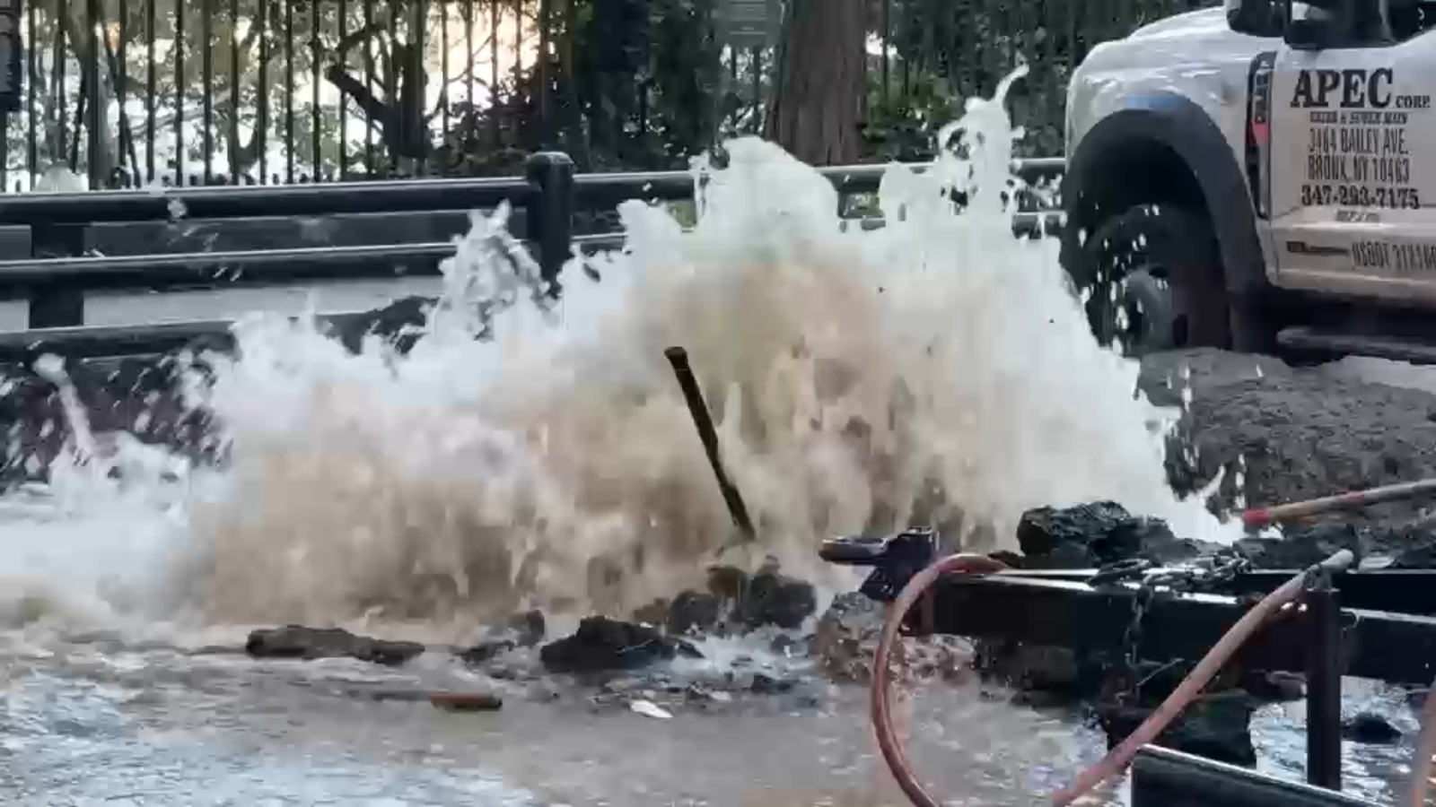 Crews investigating a water main break on the East Side of Manhattan ...